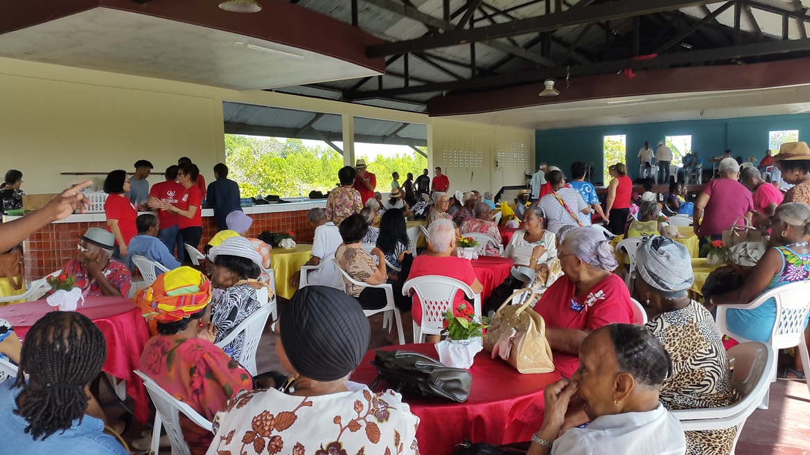 Bigisma-dei Heilige Familie – OMHOOG