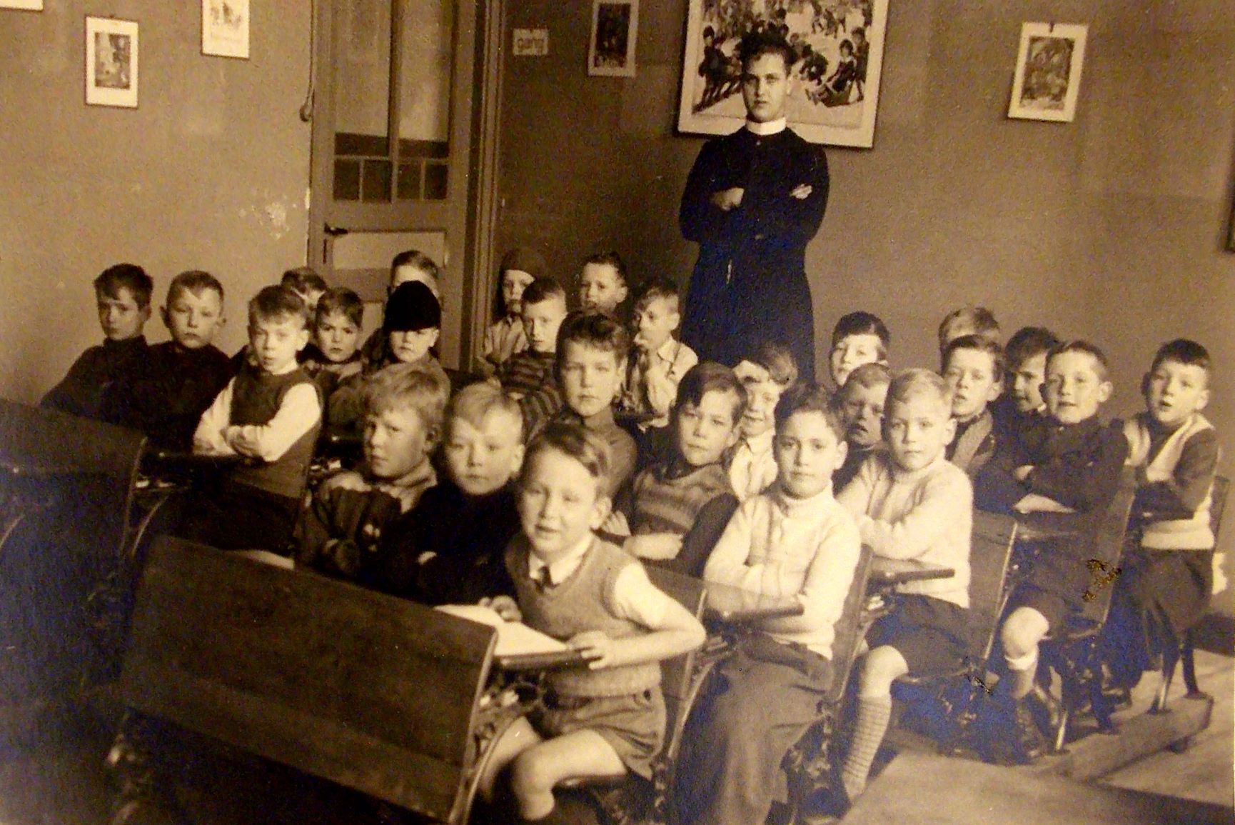 Expositie 175 jaar Fraters van Tilburg – OMHOOG