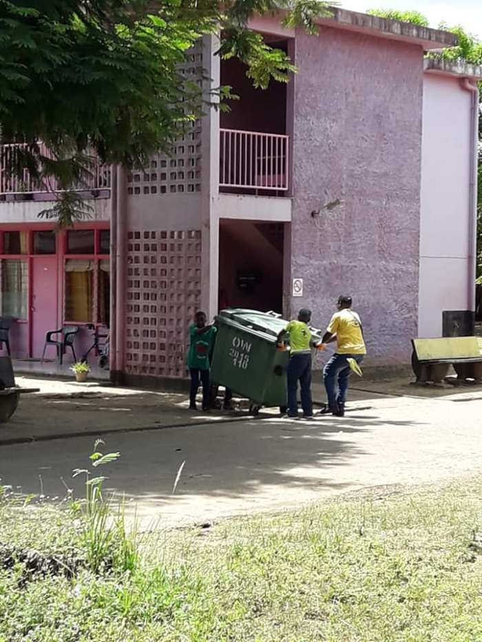 KJS-missieproject: jongeren H. Familie bezoeken Huize Ashiana – OMHOOG