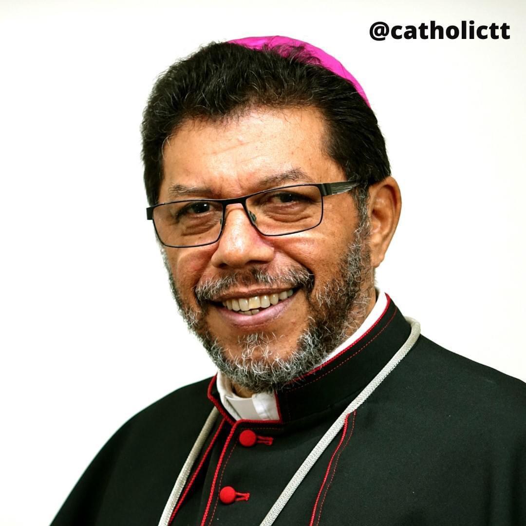 Mgr. Jason Gordon. – OMHOOG