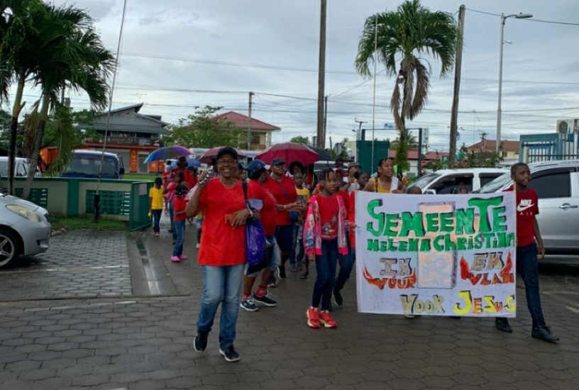 Pinksterloop in Lelydorp; evangelisatie van clusterkerken CCK in Wanica ...